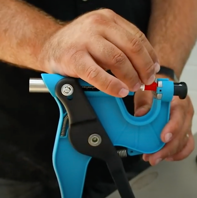 Allflex nextGen Tissue Sampling Technology (TSU) – CattleDNA.com